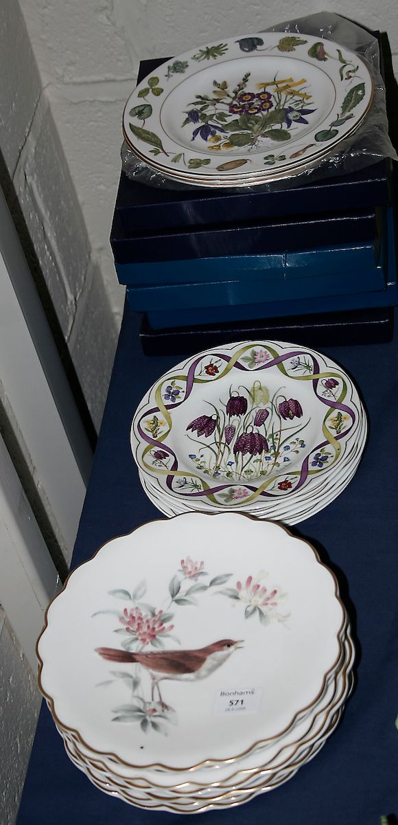 Bonhams : A quantity of Series ware plates 20th Century,