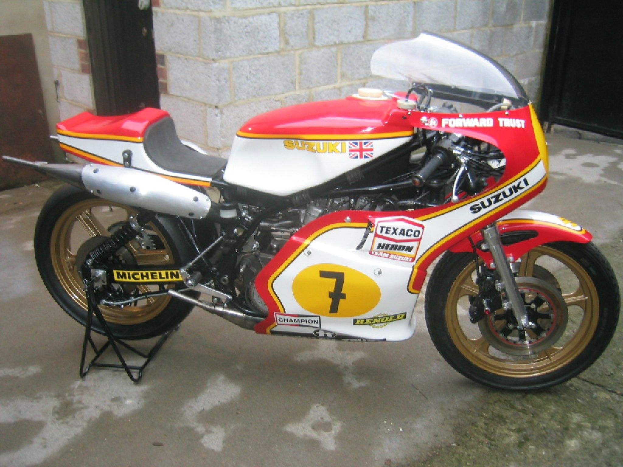 Bonhams Cars : The ex-Texaco Heron Team Suzuki,1976 Suzuki RG500 XR14 ...