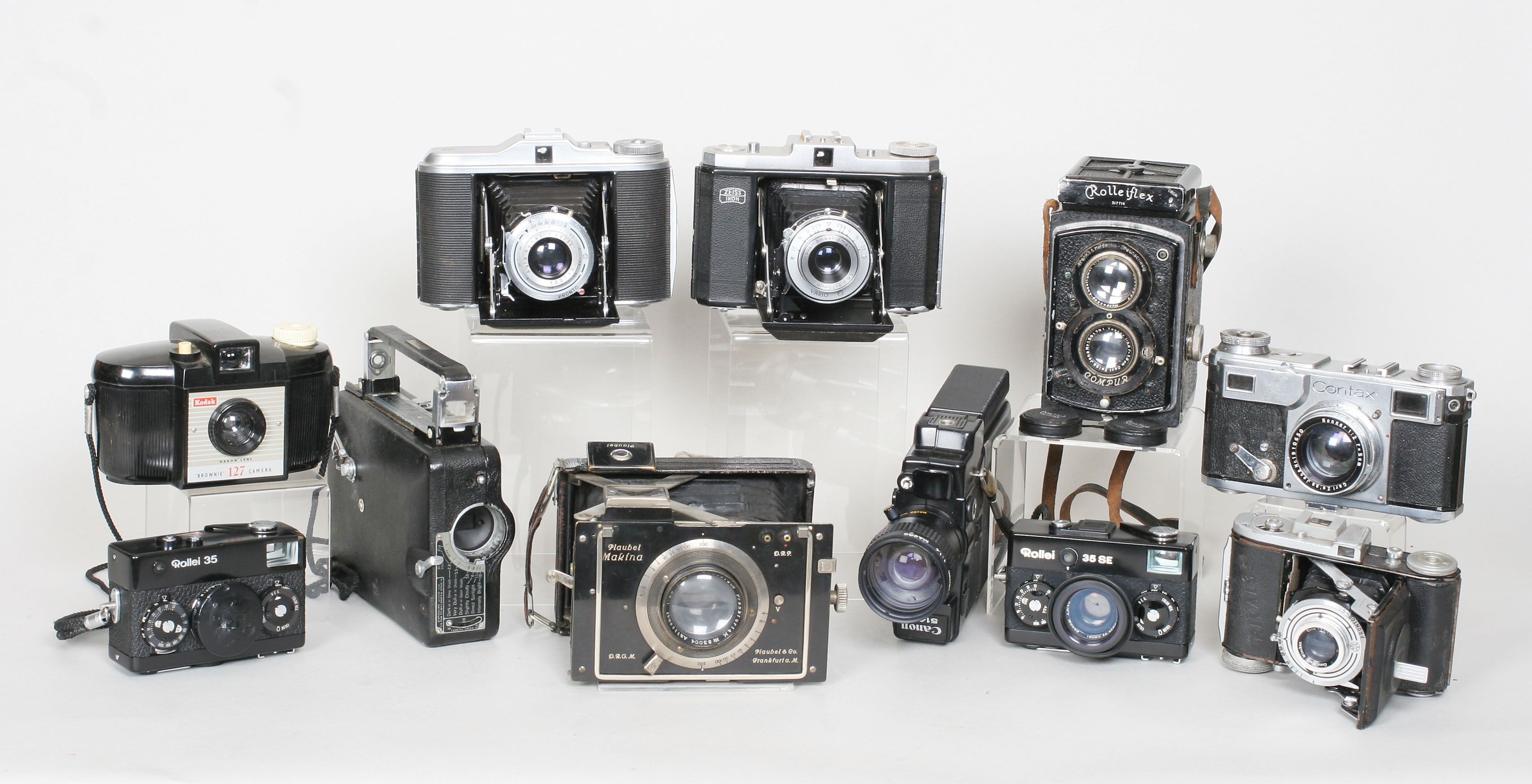 6 x Rolleiflex, Models 6001–6008 Rollei Fototechnic, Braunschweig. SLR ...