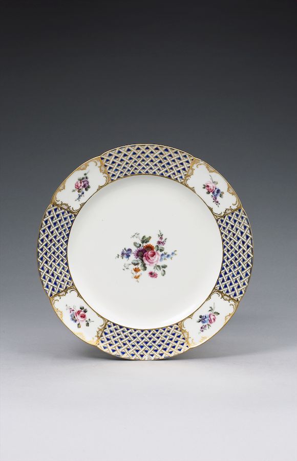 Bonhams : A Sèvres plate dated 1757