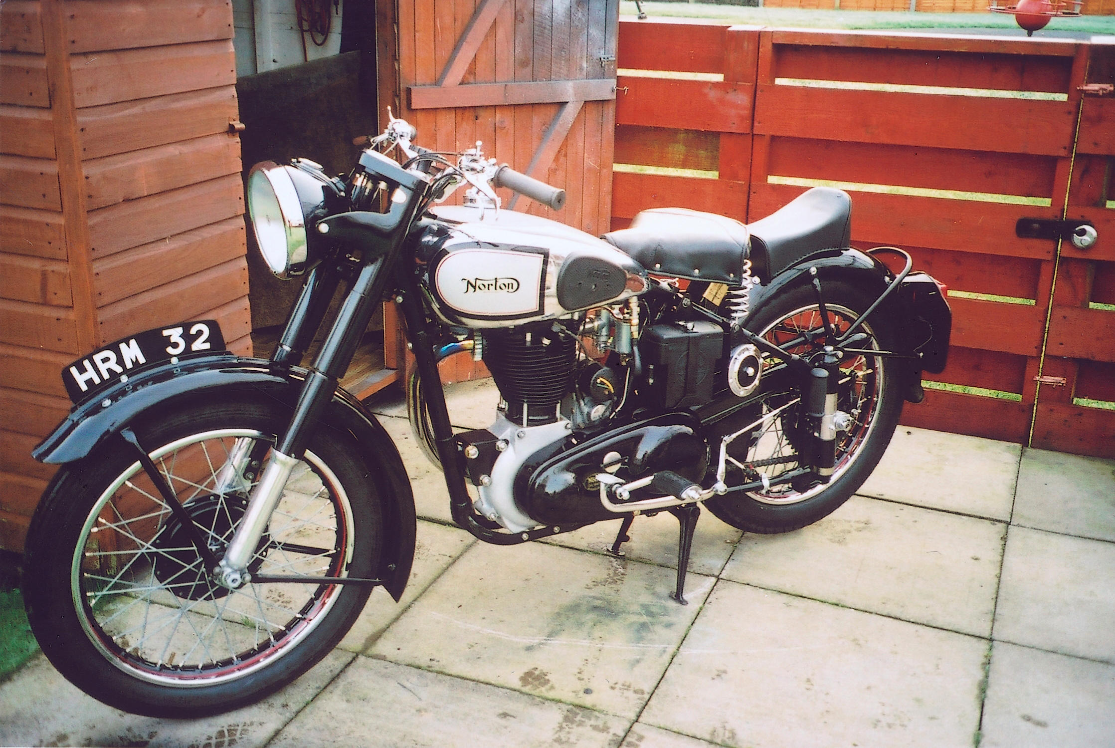 Bonhams Cars : 1948 Norton 490cc Model ES2 Frame no. C417877 Engine no ...