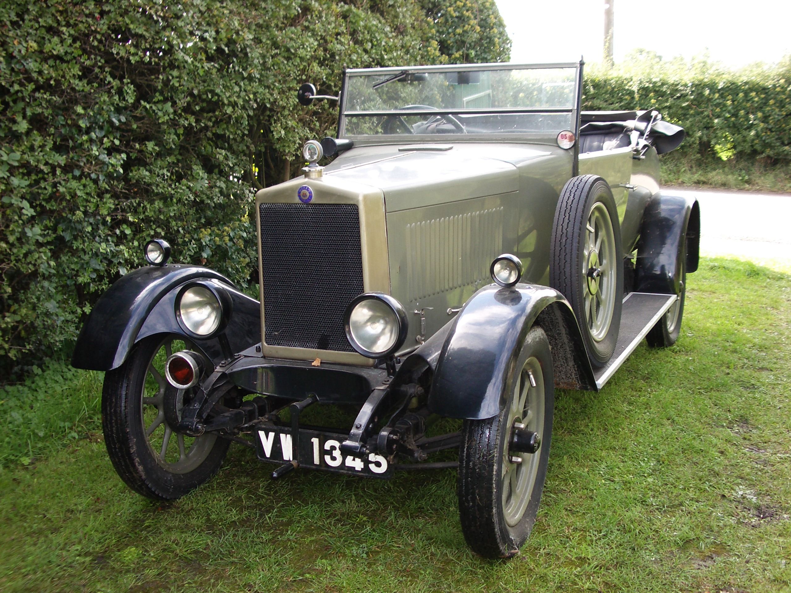 Bonhams Cars : 1927 Morris Cowley 11.9hp Two Seater and Dickey Chassis ...