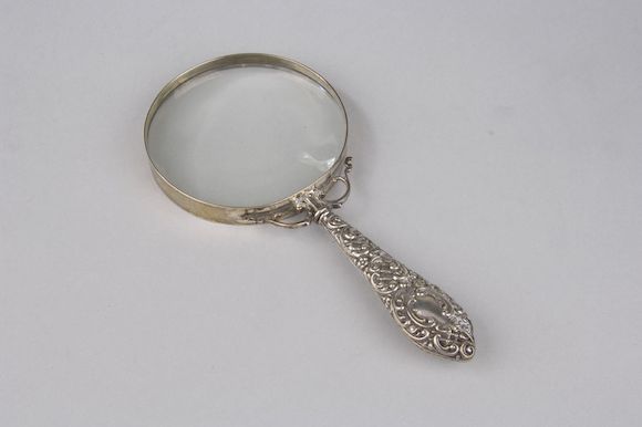 Bonhams : An Edwardian magnifying glass Birmingham 1901,