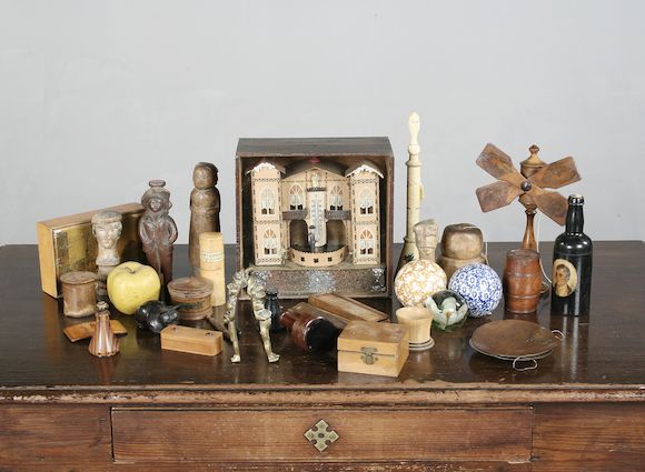 Bonhams : A collection of treen objects