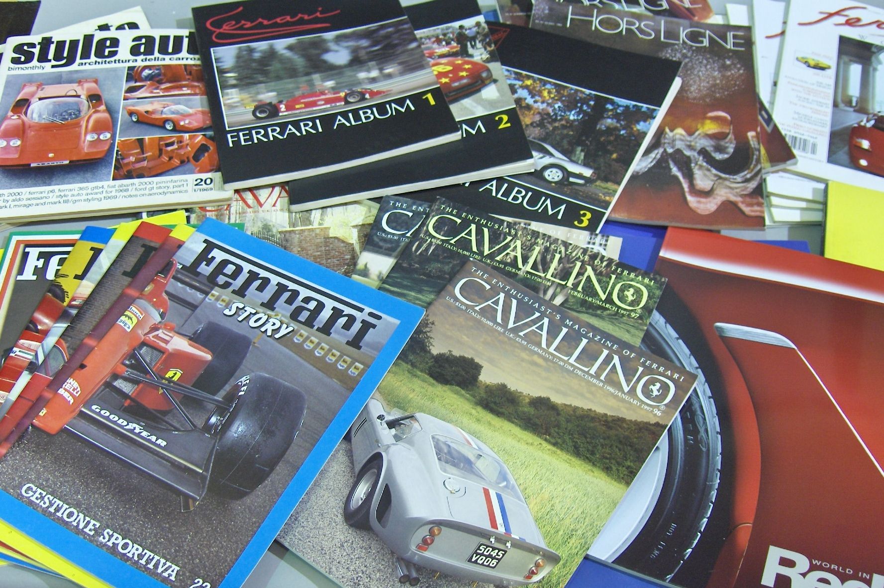 Bonhams Cars : A large quantity of Ferrari magazines and periodicals,