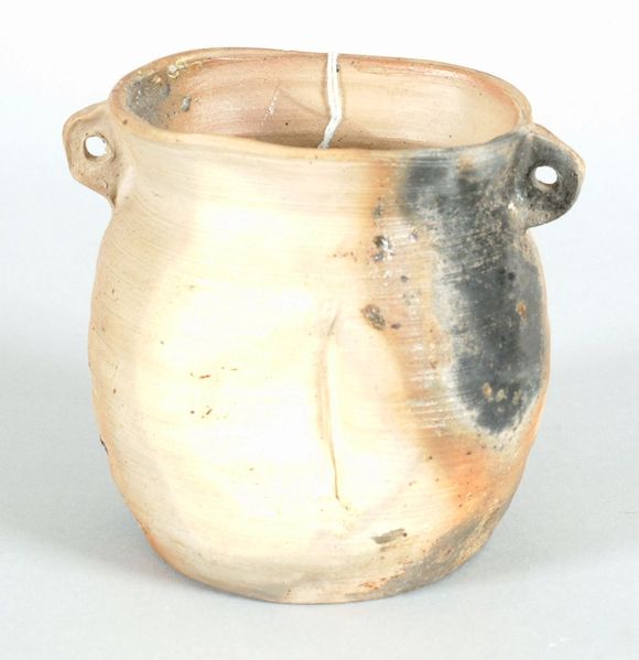 Bonhams : Janet Leach a small wood-fired Pot Height 12cm (4 3/4in.)