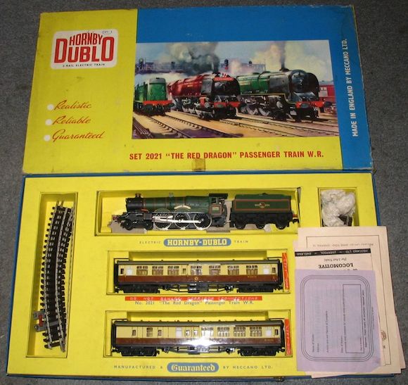 Bonhams : Hornby Dublo Set 2021 The Red Dragon passenger train WR