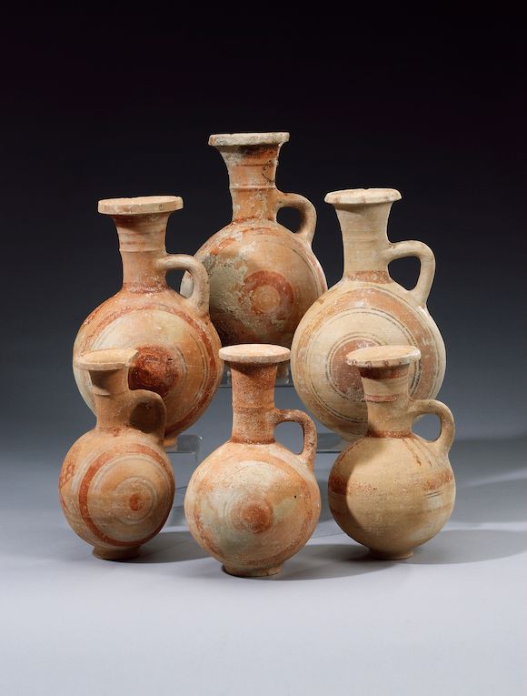 Bonhams : Six Cypro-Phoenician Bichrome ware pottery jugs 6