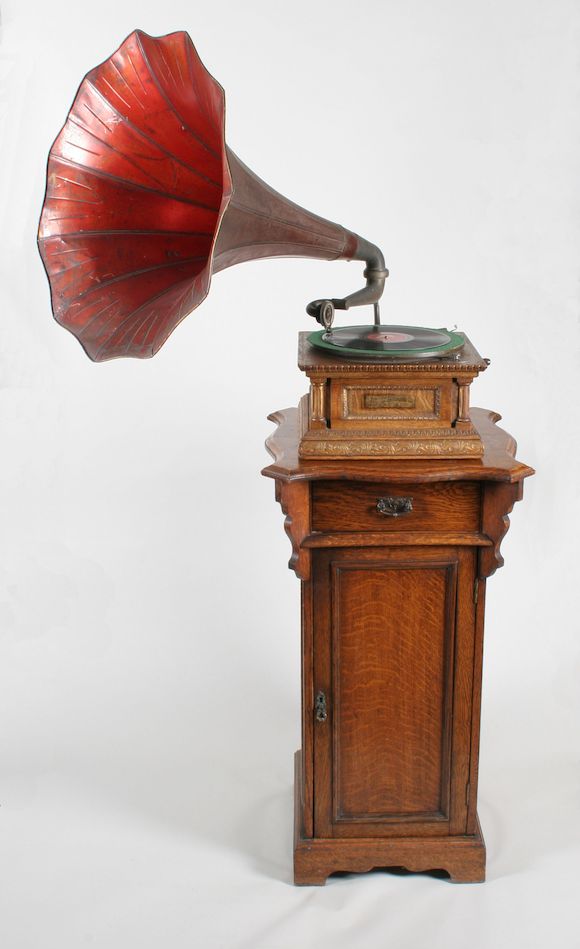 Bonhams : A Junior Monarch table top horn gramophone by The Gramophone ...
