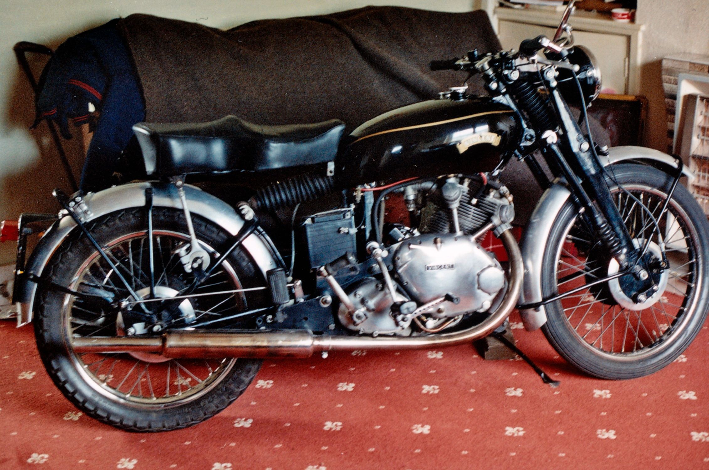 Bonhams Cars : 1951 Vincent 499cc Comet Frame no. RC/1/12430 Engine no ...