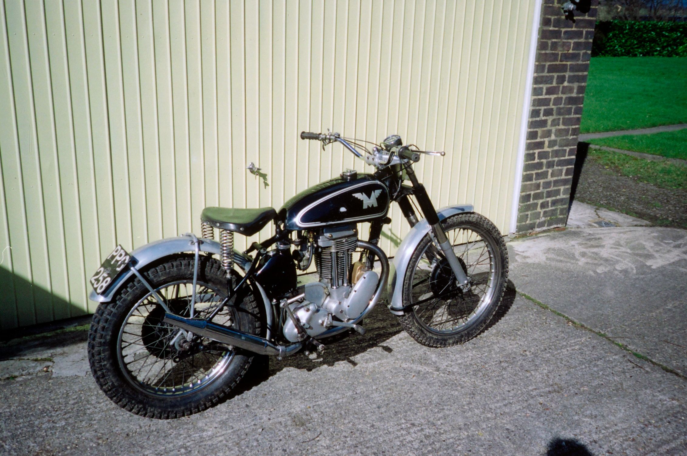 Bonhams Cars : 1951 Matchless 350cc Trials Frame no. 2509 Engine no. 51 ...