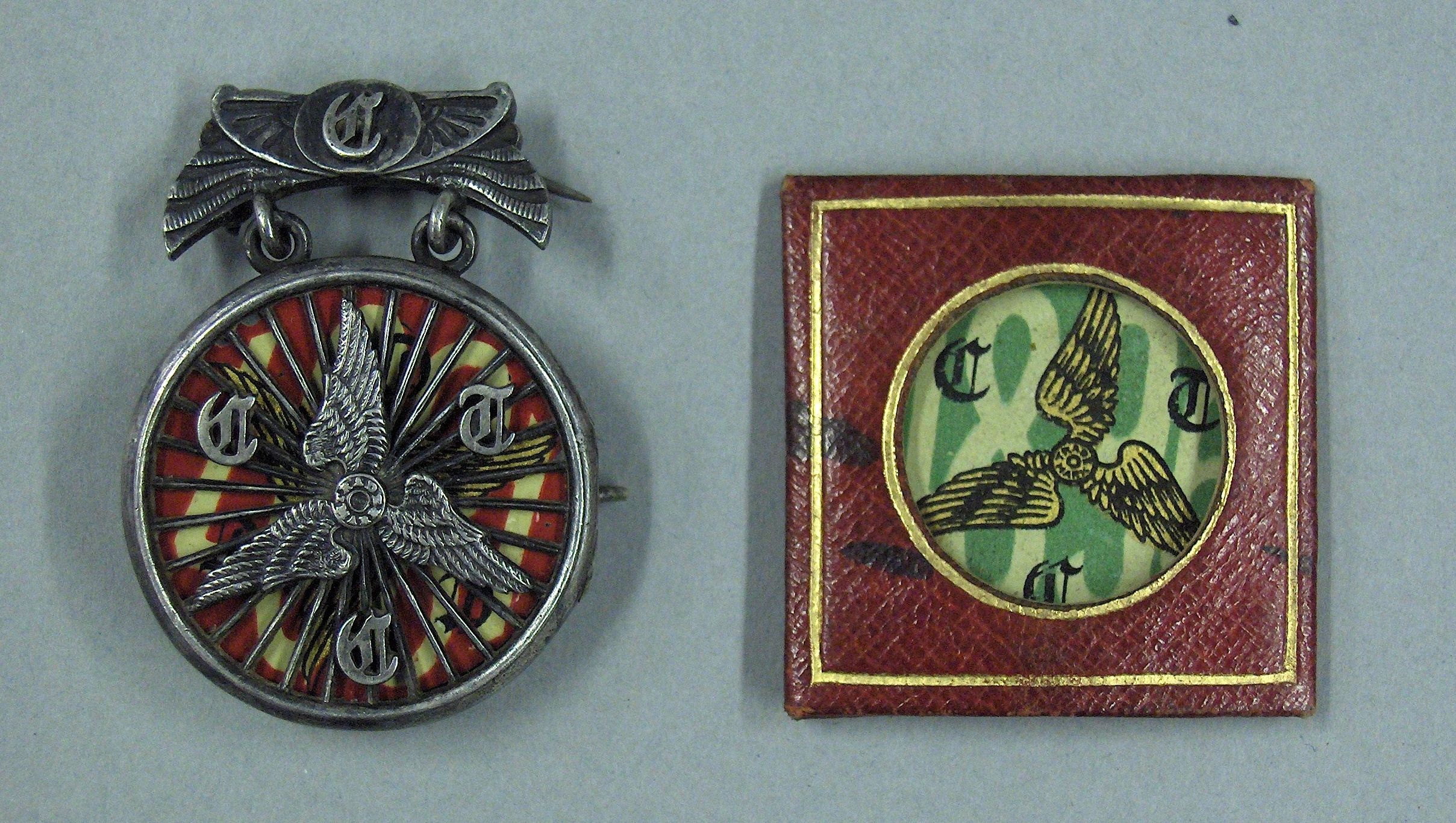 Bonhams Cars : A CTC consul's opening wheel badge,