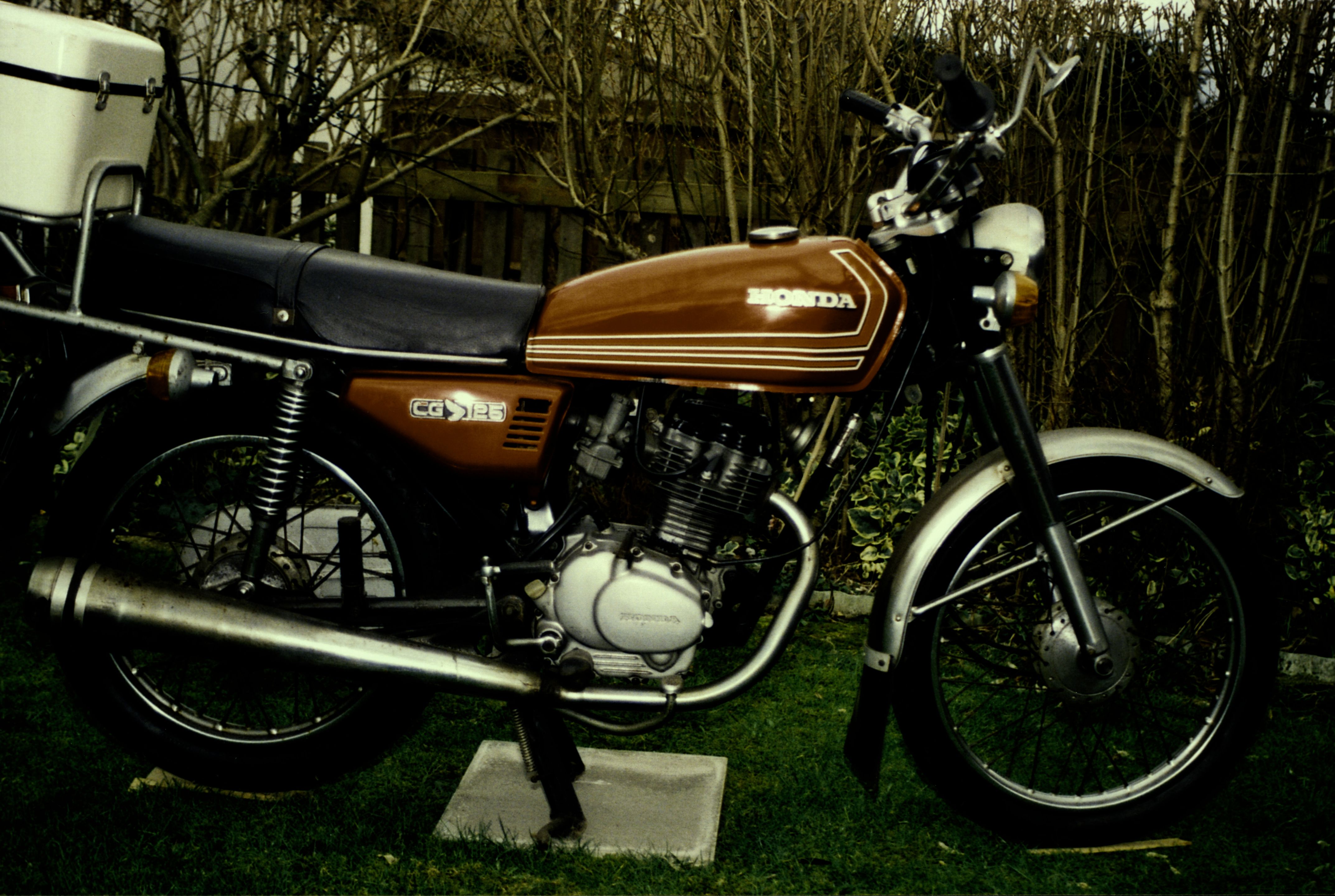 Bonhams Cars : 1977 Honda CG125 Frame no. CG125 1041813 Engine no ...