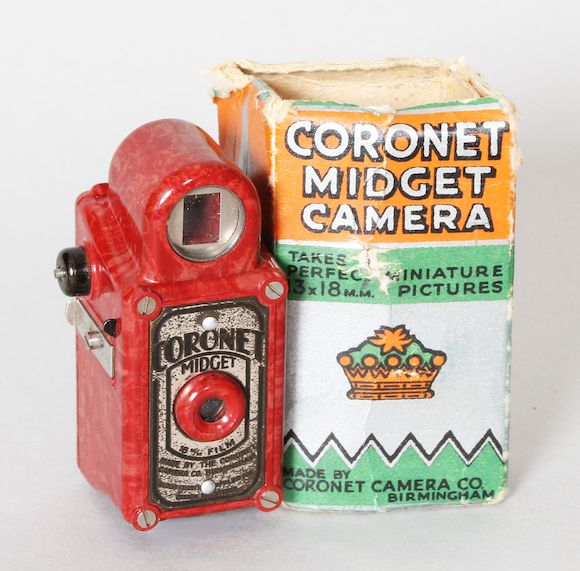 Bonhams : Coronet Midget camera