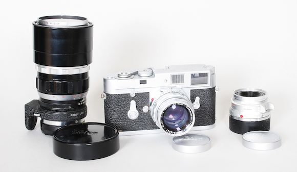 Bonhams : Leica M2 camera