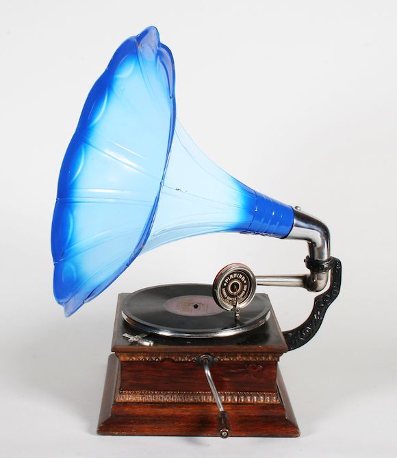 Bonhams : An oak cased French table top horn gramophone