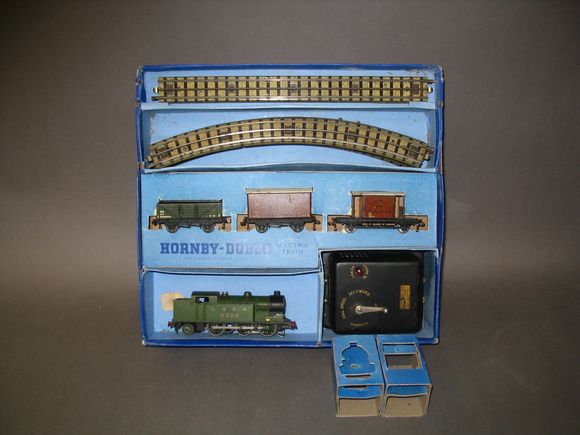 Bonhams : Hornby Dublo EDG7 L.N.E.R Tank Goods set,