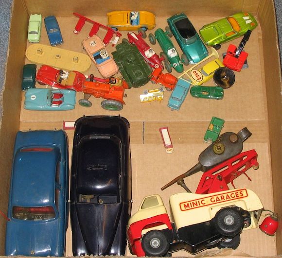 Bonhams : Various diecast and other toys qty