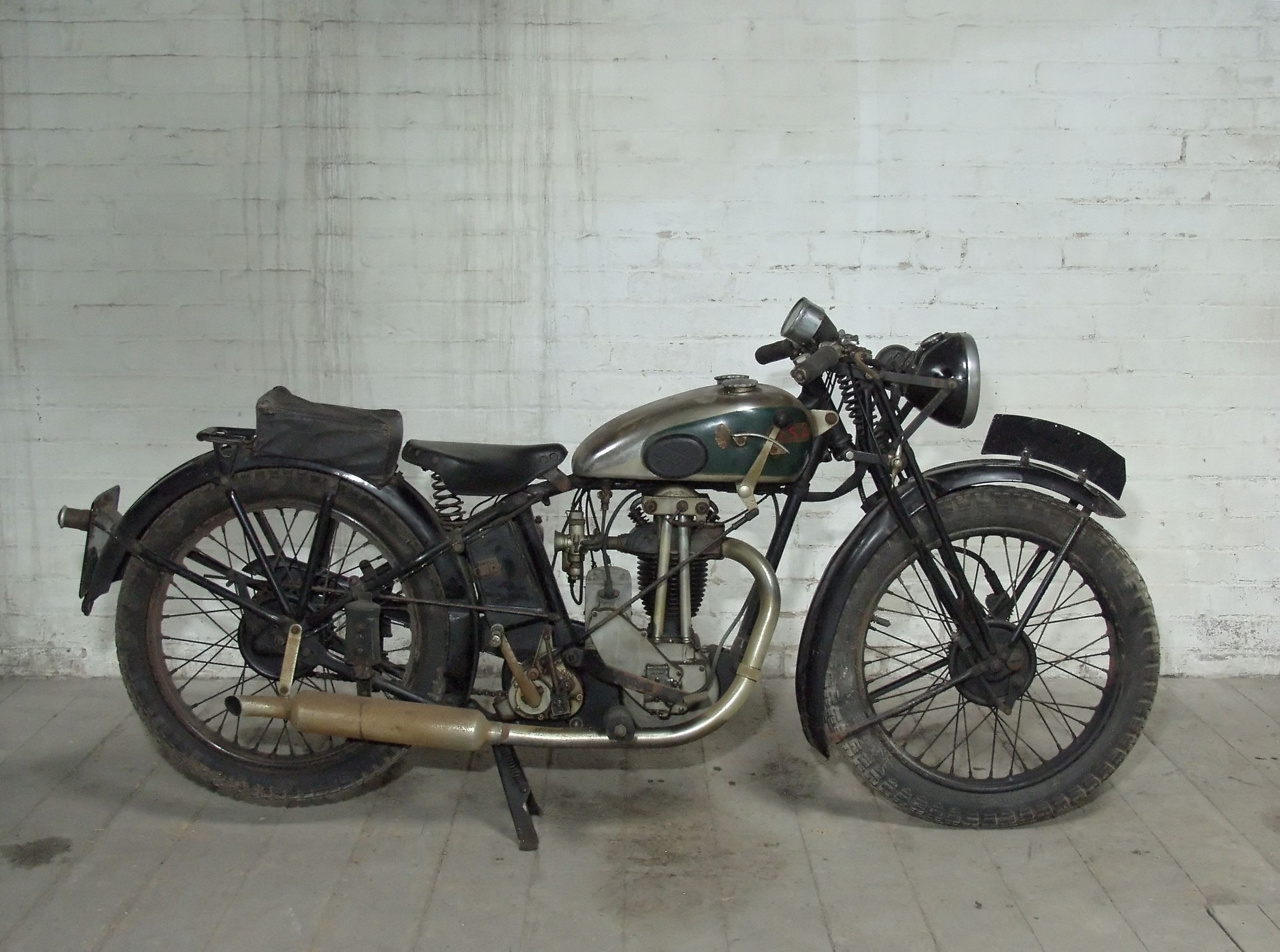 Bonhams Cars : Two owners from new,1934 BSA 249cc B34-2 Engine no. B2 2706