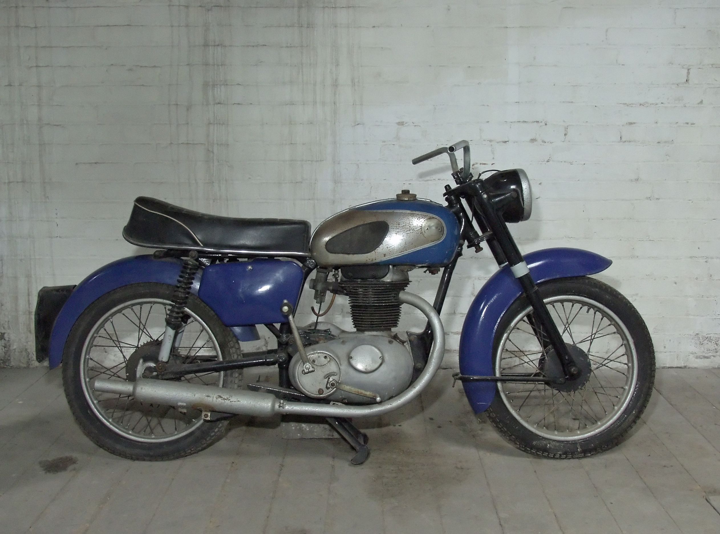 1963 Matchless 250cc Model G2 Registration no. ACH 864A Engine no. G2 ...