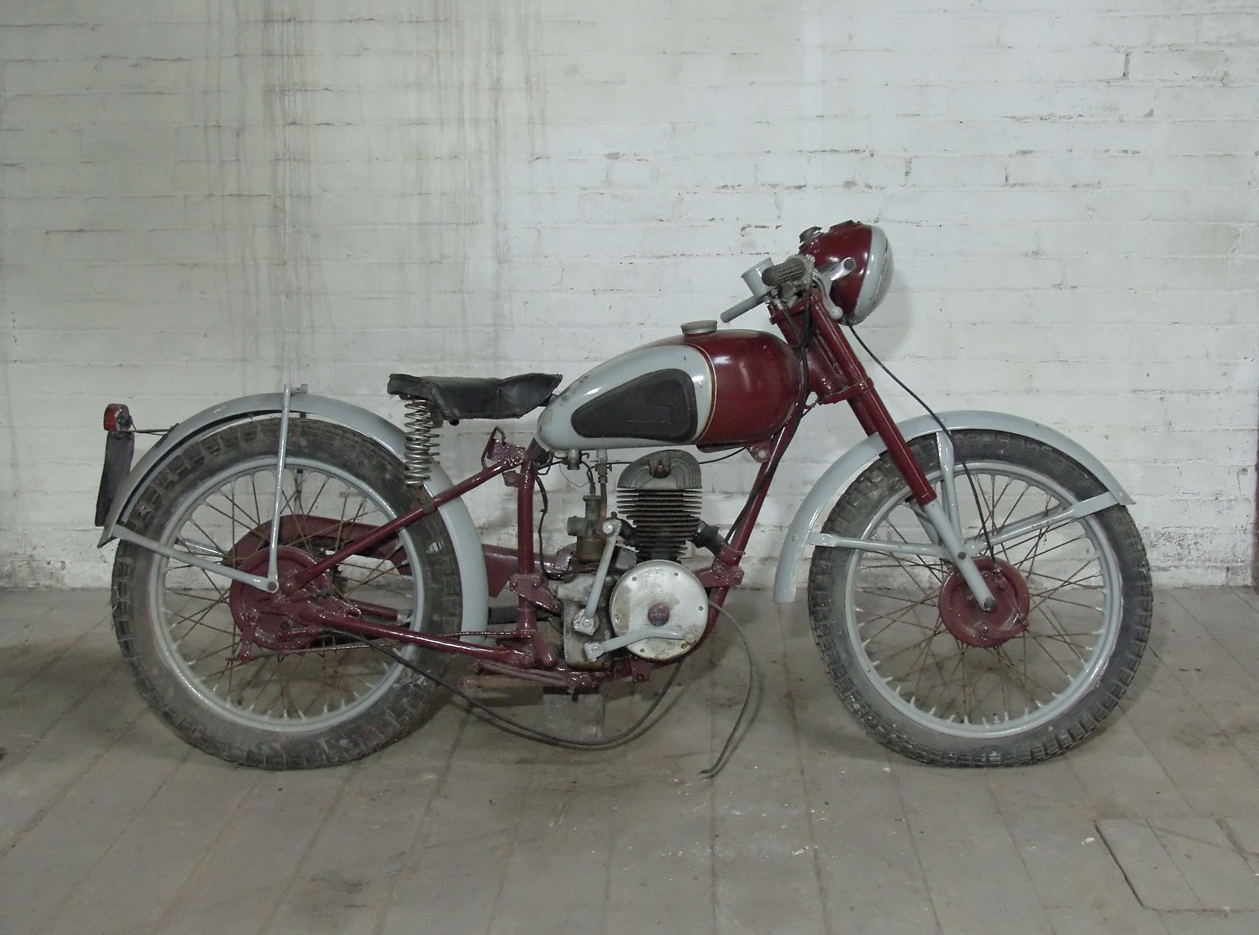 Bonhams Cars : 1951 DOT 197cc Trials Engine no. 857/2 09991