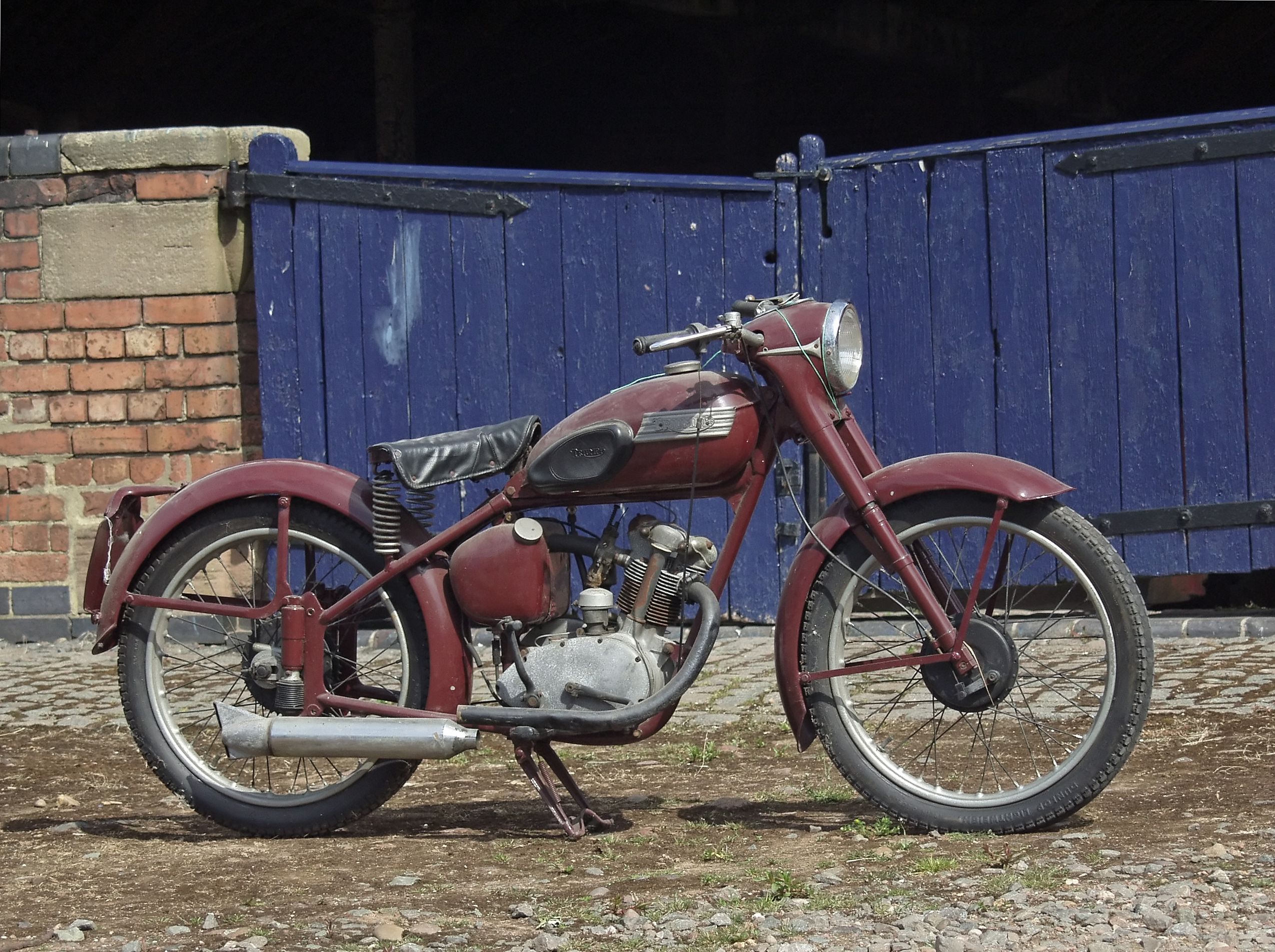 Bonhams Cars : 1954 Triumph 149cc Terrier Engine no. 2413