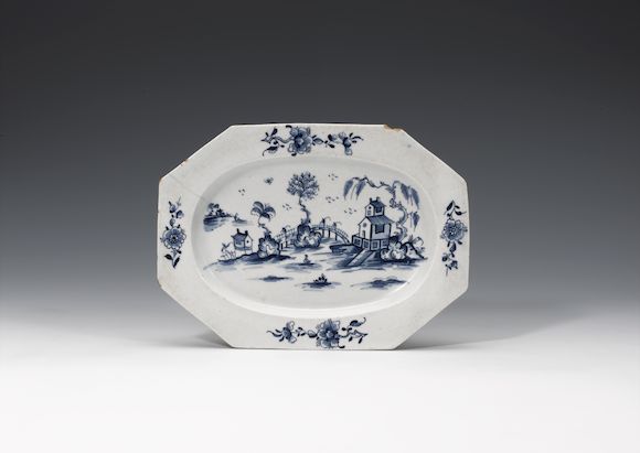 Bonhams : A rare Lowestoft platter circa 1765