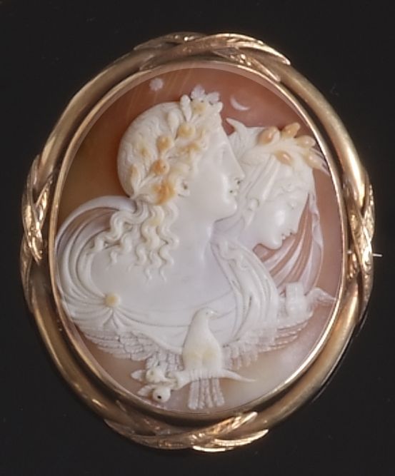 Bonhams : An oval shell cameo brooch