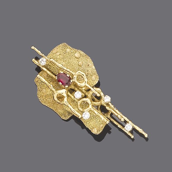 Bonhams : A diamond and synthetic ruby brooch/pendant