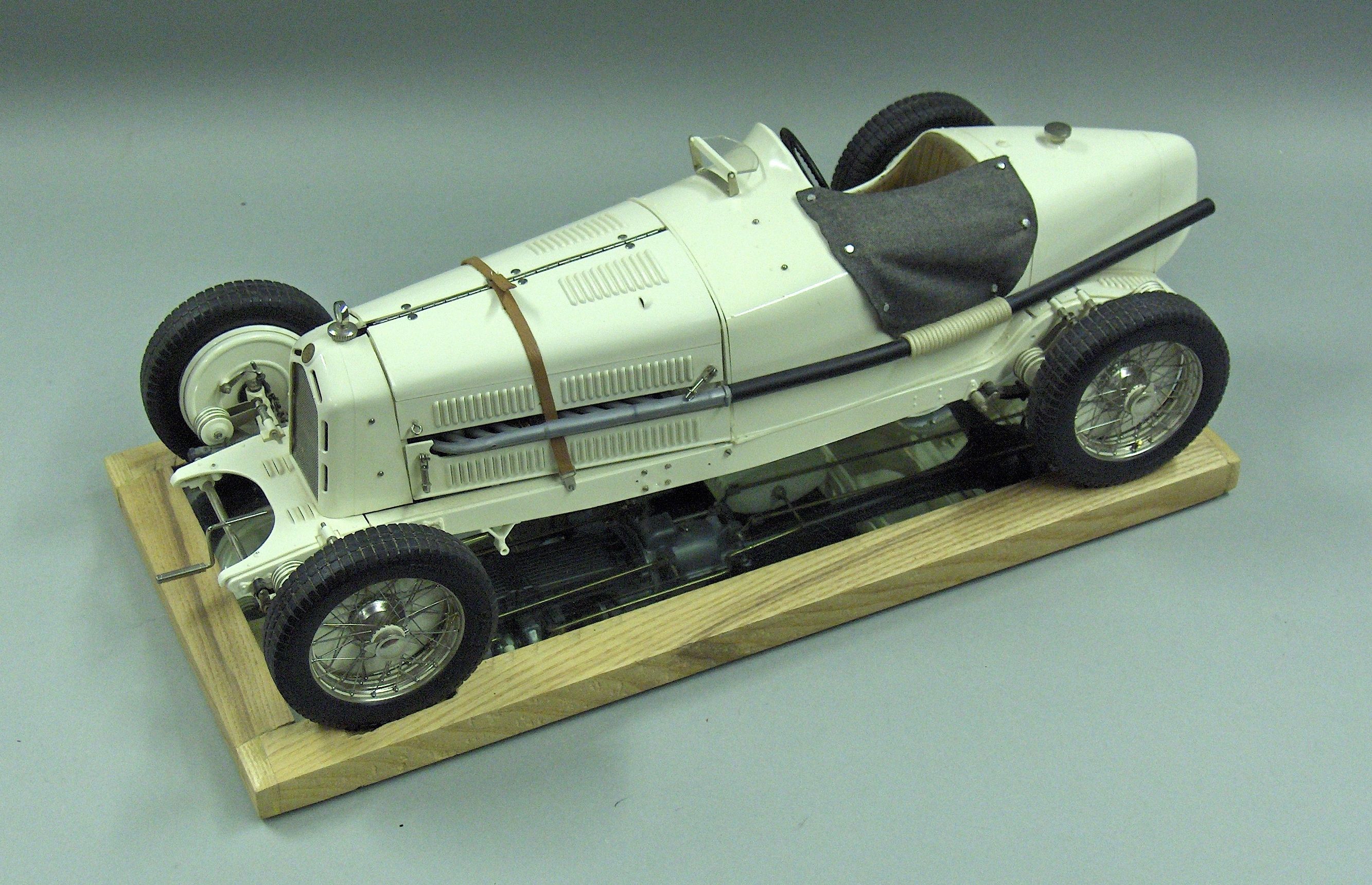 Bonhams Cars : An Alfa Romeo 8C 2300 Monza model by Pocher