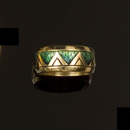 Bonhams : Stuart Devlin: A green enamel ring