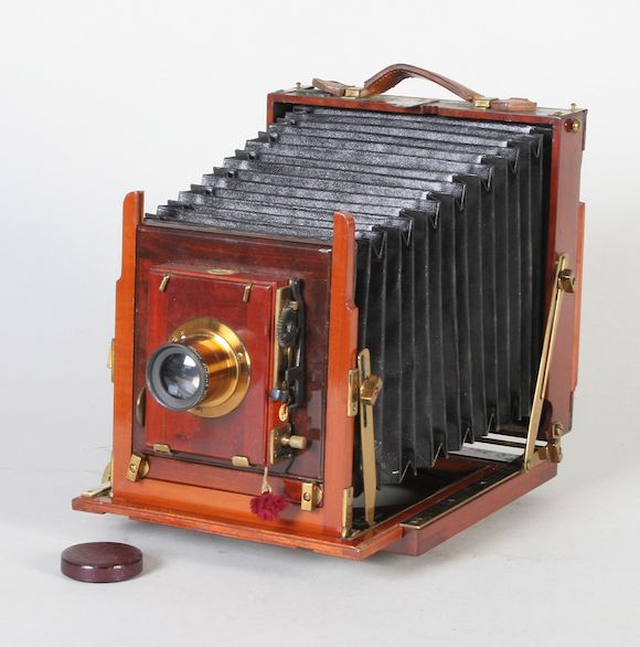 Bonhams : Ruby field camera