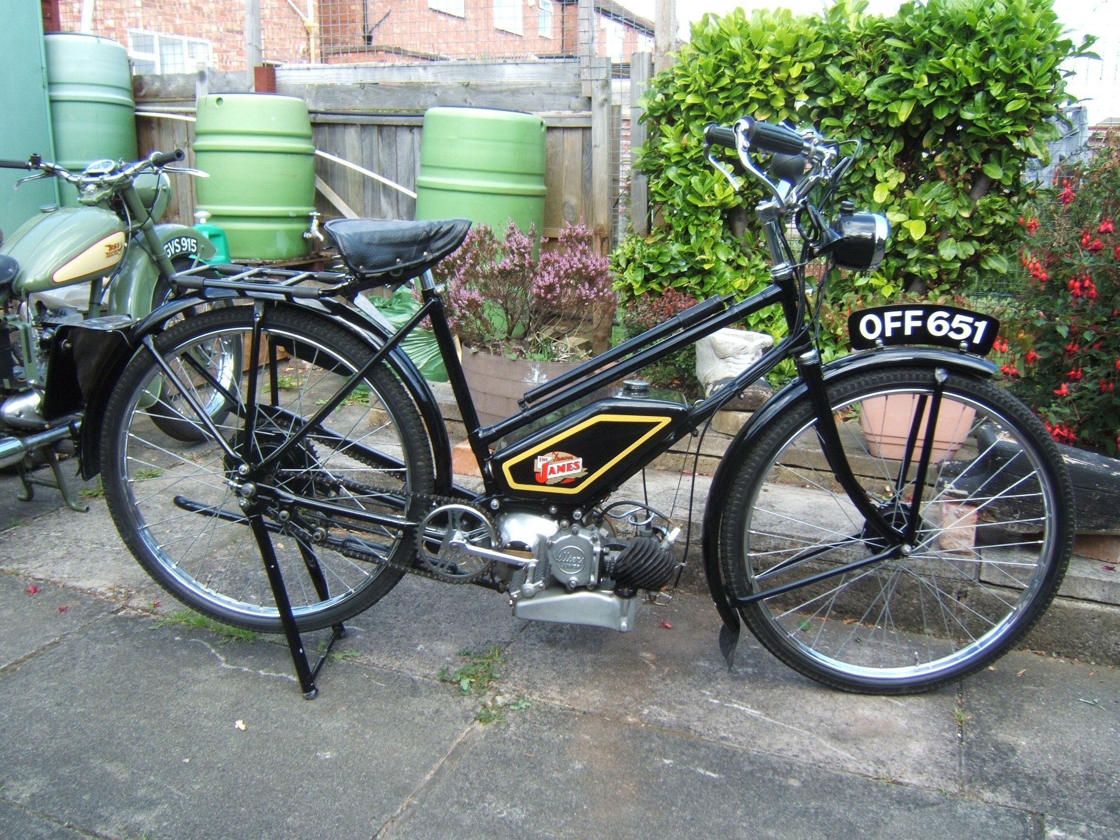 Bonhams Cars : 1939 James 98cc Autocycle de-luxe Frame no. J2192 Engine ...