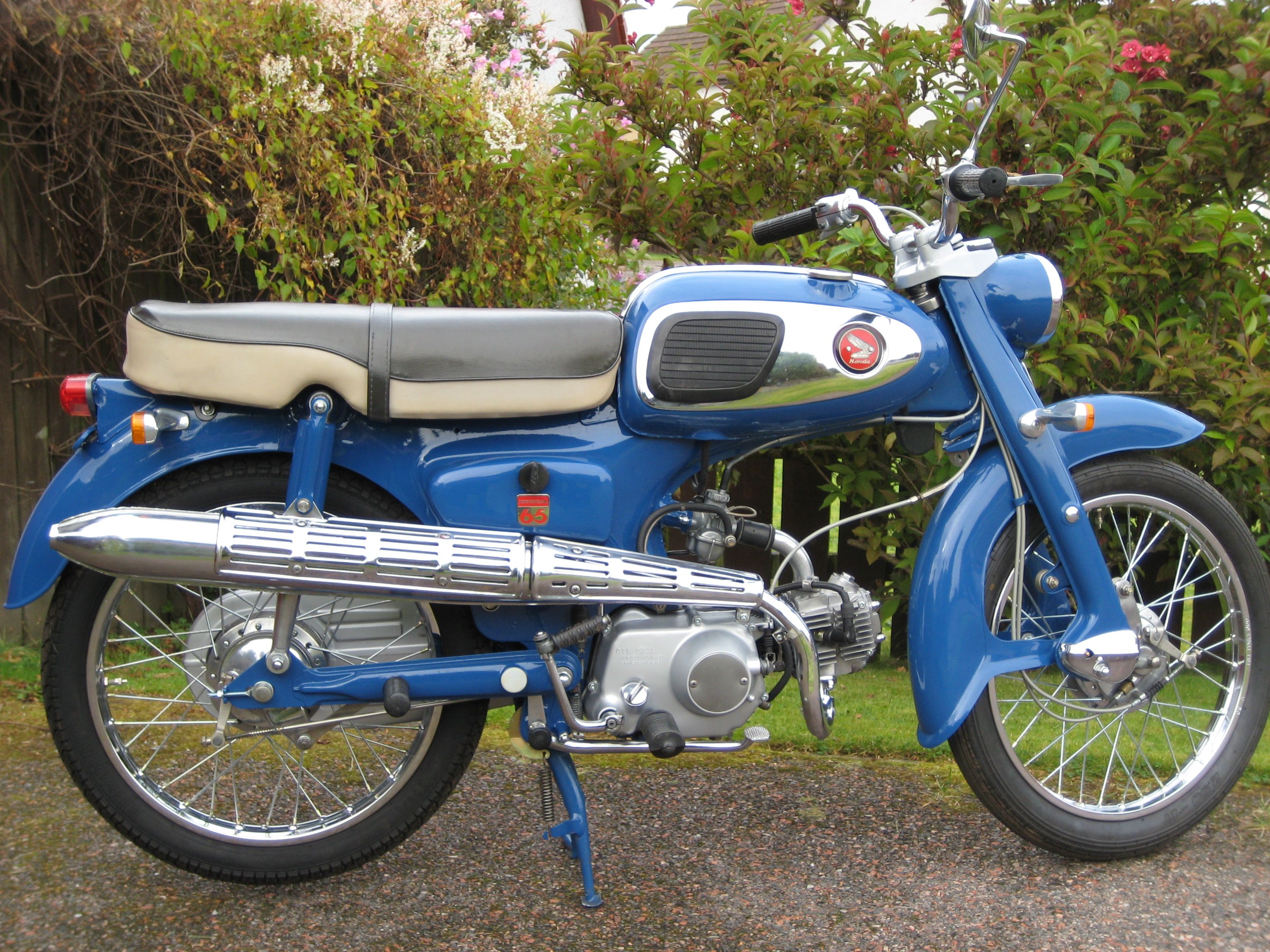 Bonhams Cars : 1967 Honda CS65 Frame no. S65YA018040 Engine no. S65E107389