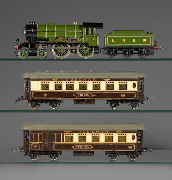 Bonhams : Hornby Series E220 Special Pullman Set LNER