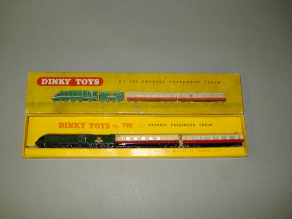 Bonhams : Dinky 798 Express passenger train