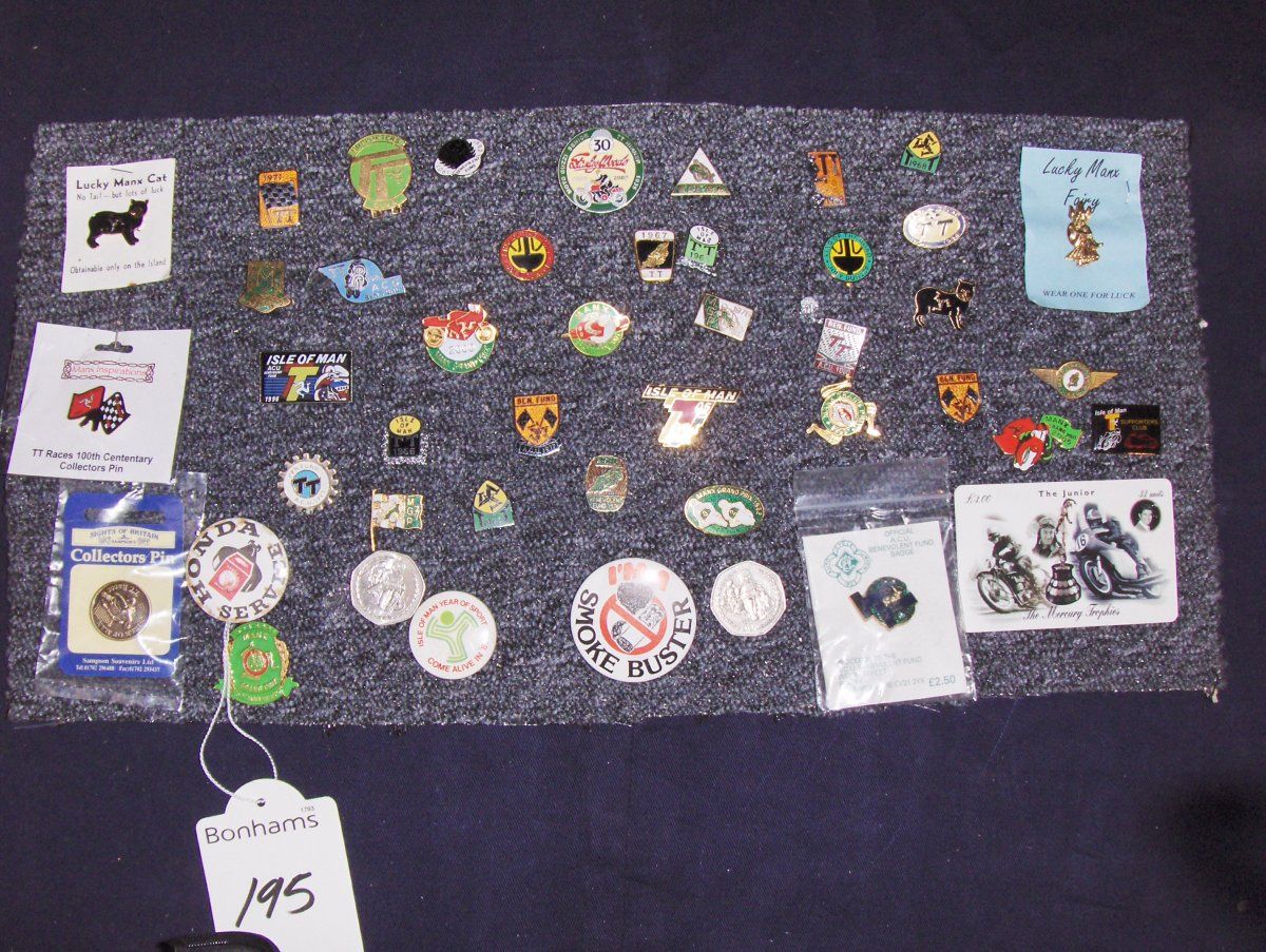 Bonhams Cars : 35 lapel Badges,