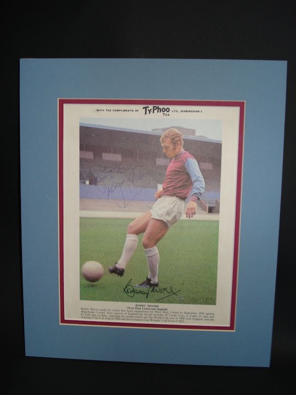 Bonhams : Bobby Moore signed picture card