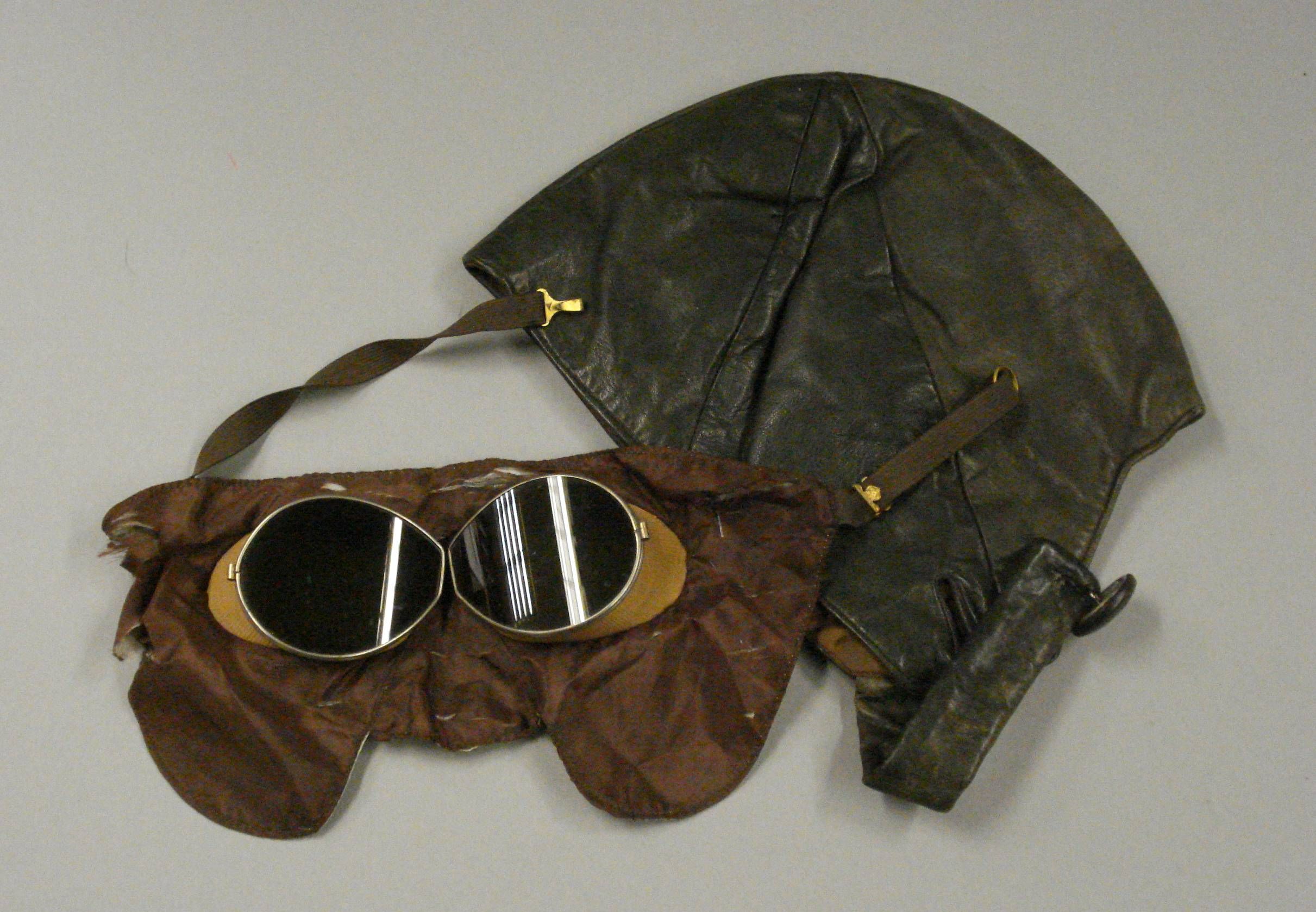 Bonhams Cars : An Edwardian lady's motoring windcap,