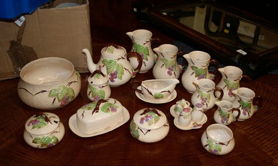 Bonhams : A quantity of Wade Bramble ware 20th century,