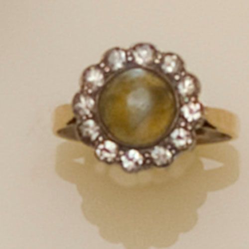 Bonhams : A diamond and chrysoberyl cat's eye ring