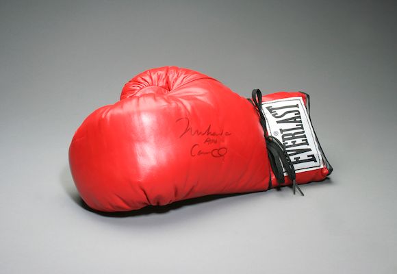 Bonhams : Muhammad Ali a.k.a. Cassius Clay signed boxing glove