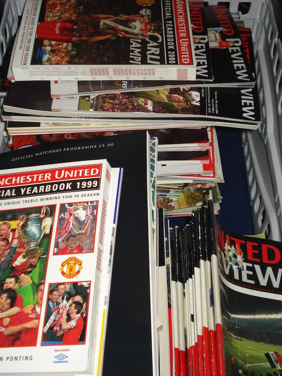 Bonhams : Manchester United programmes