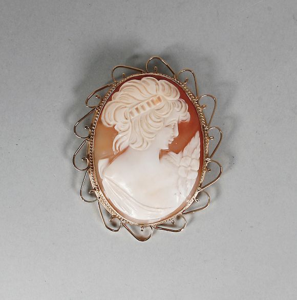 Bonhams : A modern cameo brooch