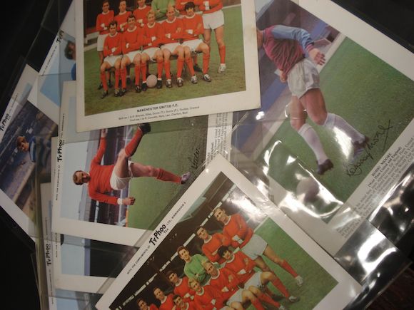 Bonhams : Collection of Typhoo Tea cards