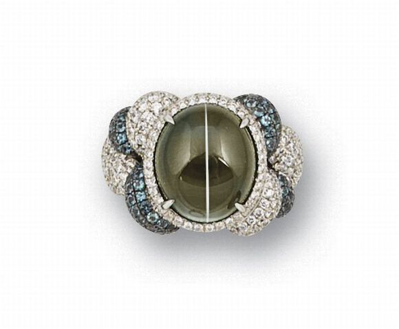 Bonhams : A cat's eye alexandrite and diamond ring