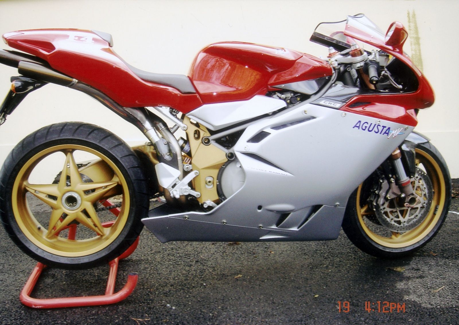 Bonhams Cars : 1999 MV Agusta 750cc F4 ‘Serie Oro’ Frame no. ZCGF400AAXV000107 Engine no. F4AX000166