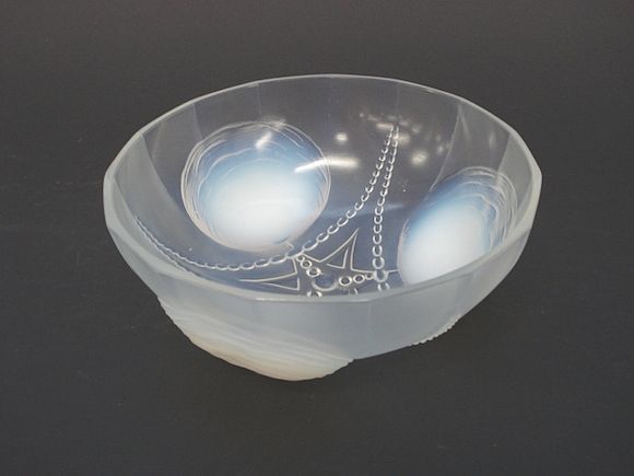 Bonhams : A Sabino glass bowl