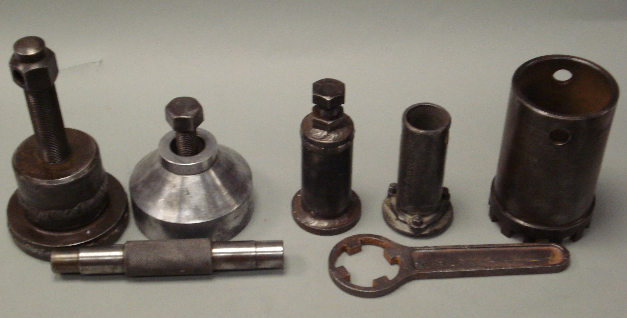 Bonhams Cars : A quantity of Rolls-Royce and Bentley workshop tools,