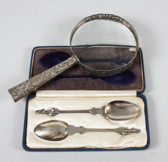 Bonhams : A late Victorian silver mounted magnifying glass London, 1901 ...